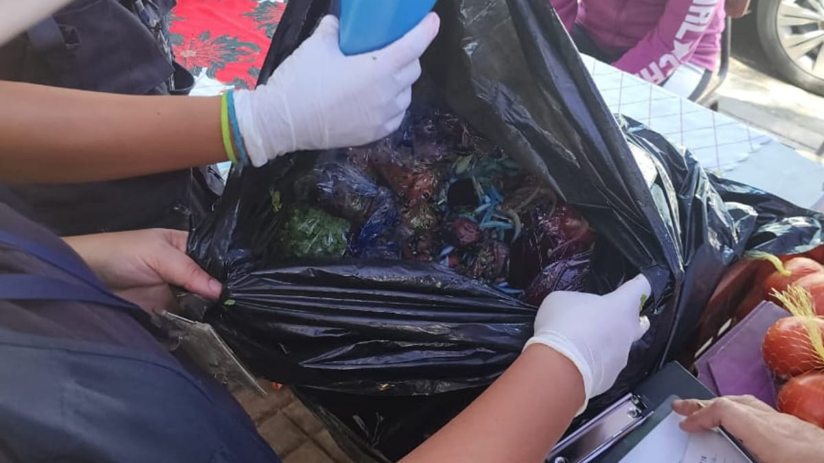Comida vencida y a la intemperie: realizan tres sumarios sanitarios a ...