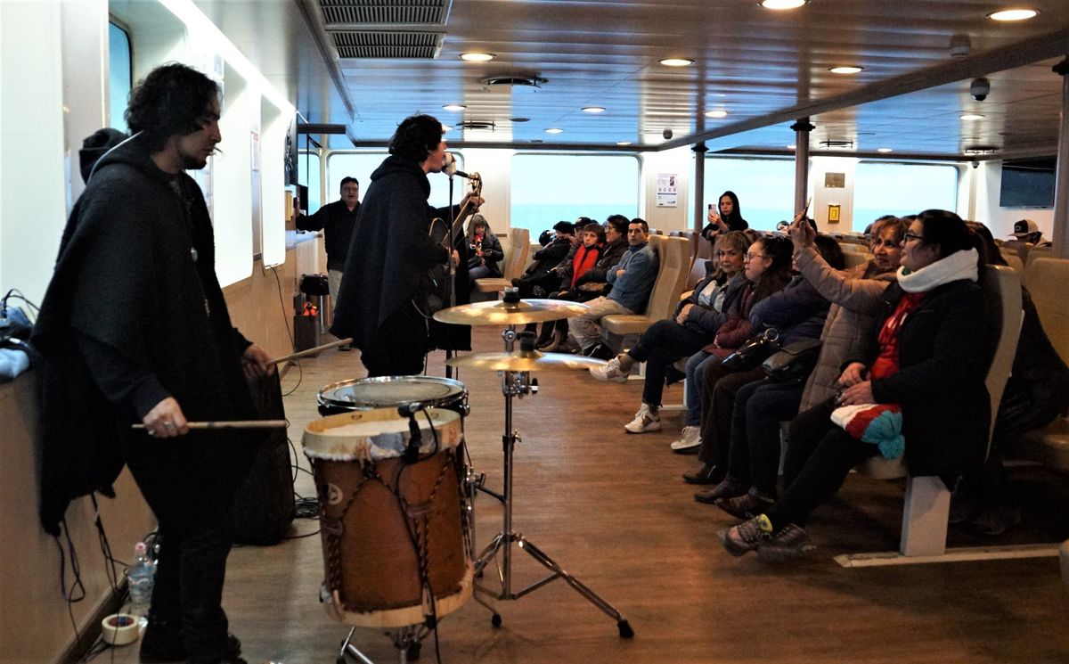 GRUPO MUSICAL AS DE OROS SE PRESENTÓ EN FERRY PATHAGON DE TABSA