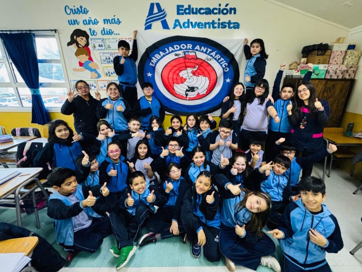 "EMBAJADORES ANTÁRTICOS": PROGRAMA EDUCATIVO QUE ANTARTIZA CHILE