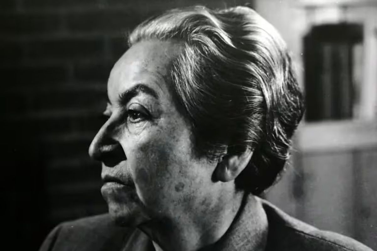 135 AÑOS DE GABRIELA MISTRAL: EL CAMINO DE LA NIÑA PARA SER POETA